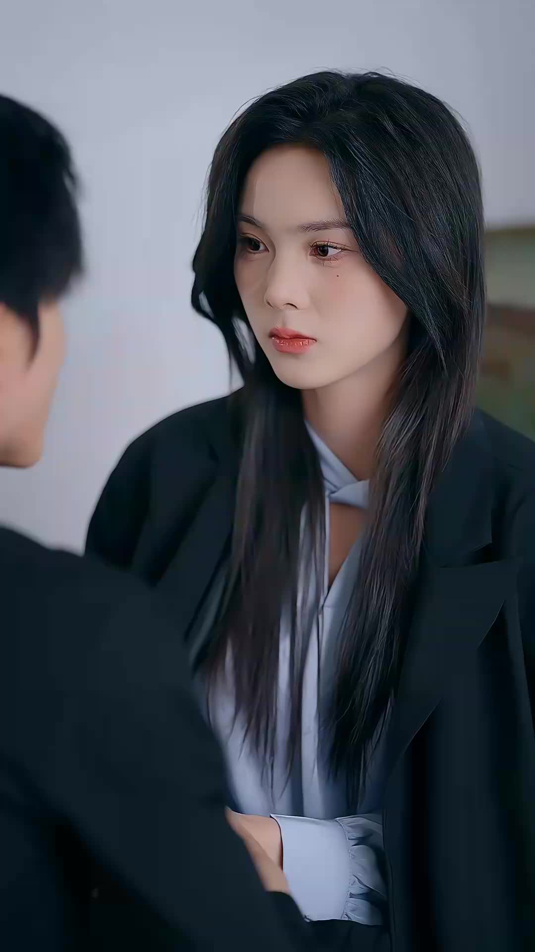 War Machine As Security Guard Chinese Drama Episode 60 - MoboReels